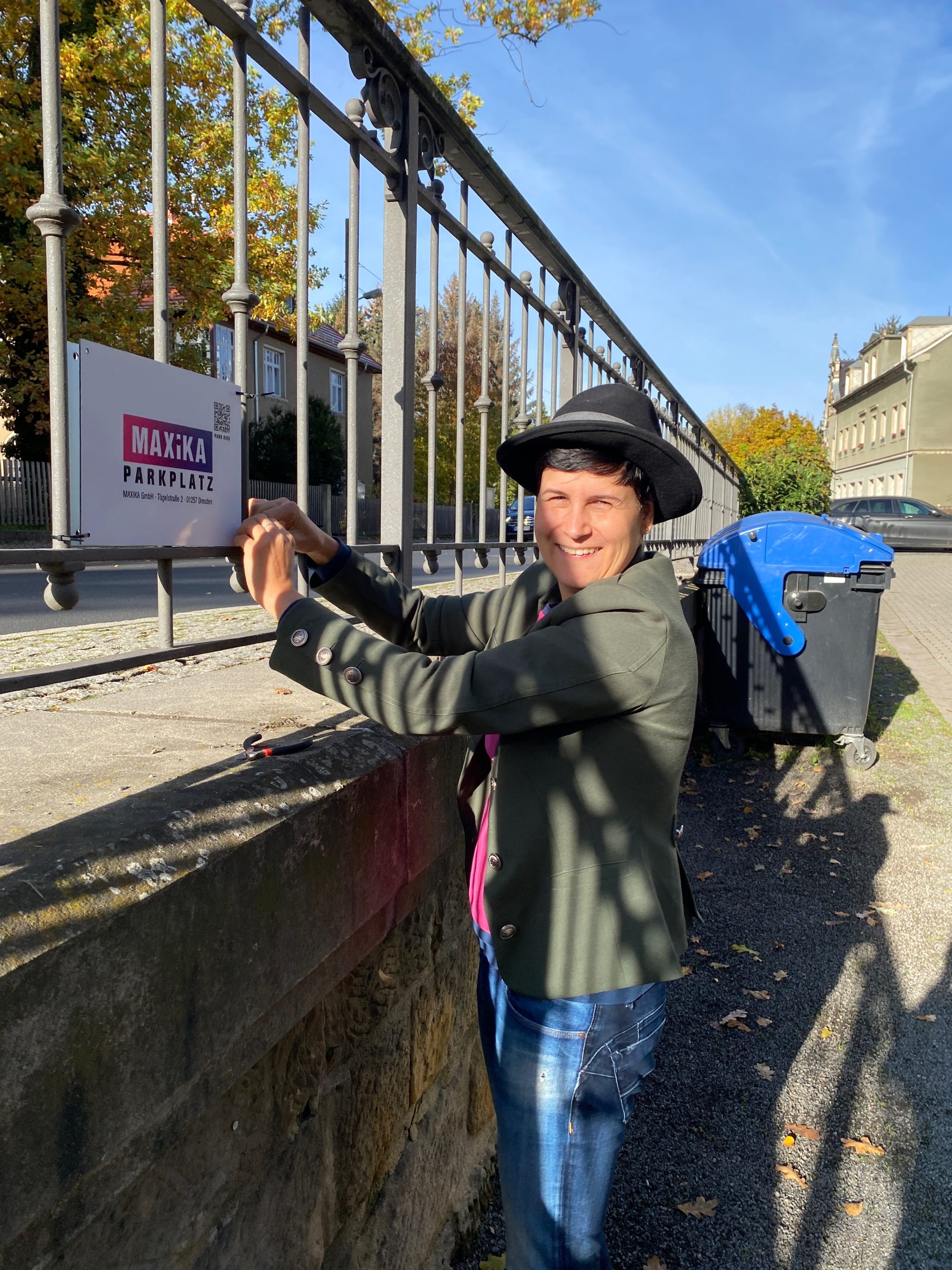 Der richtige Platz zum Parken ist hier - MAXIKA LinkedIn Studio Dresden